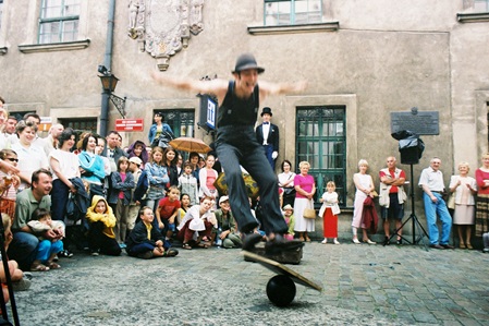 Herzlich willkommen beim Welttheater der Straße